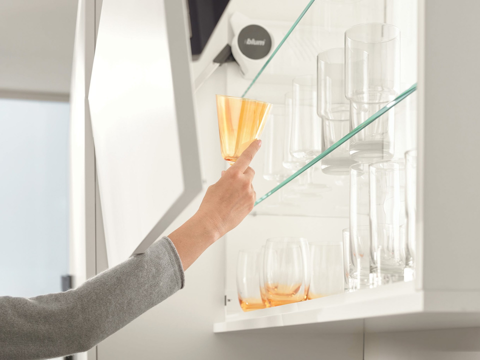 SERVO-DRIVE for AVENTOS | Blum