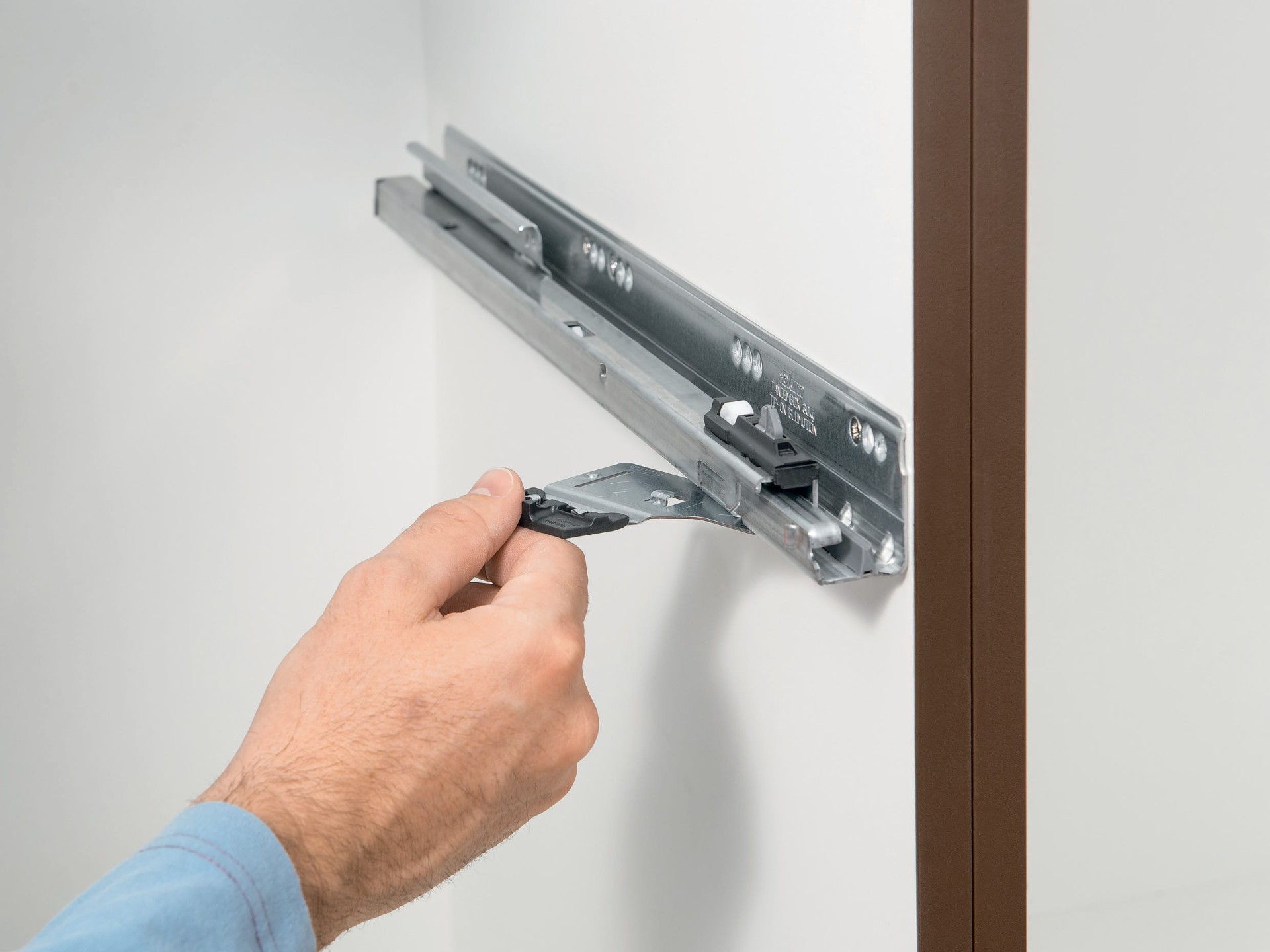 TIP-ON for TANDEMBOX Manufacturing and assembly | Blum