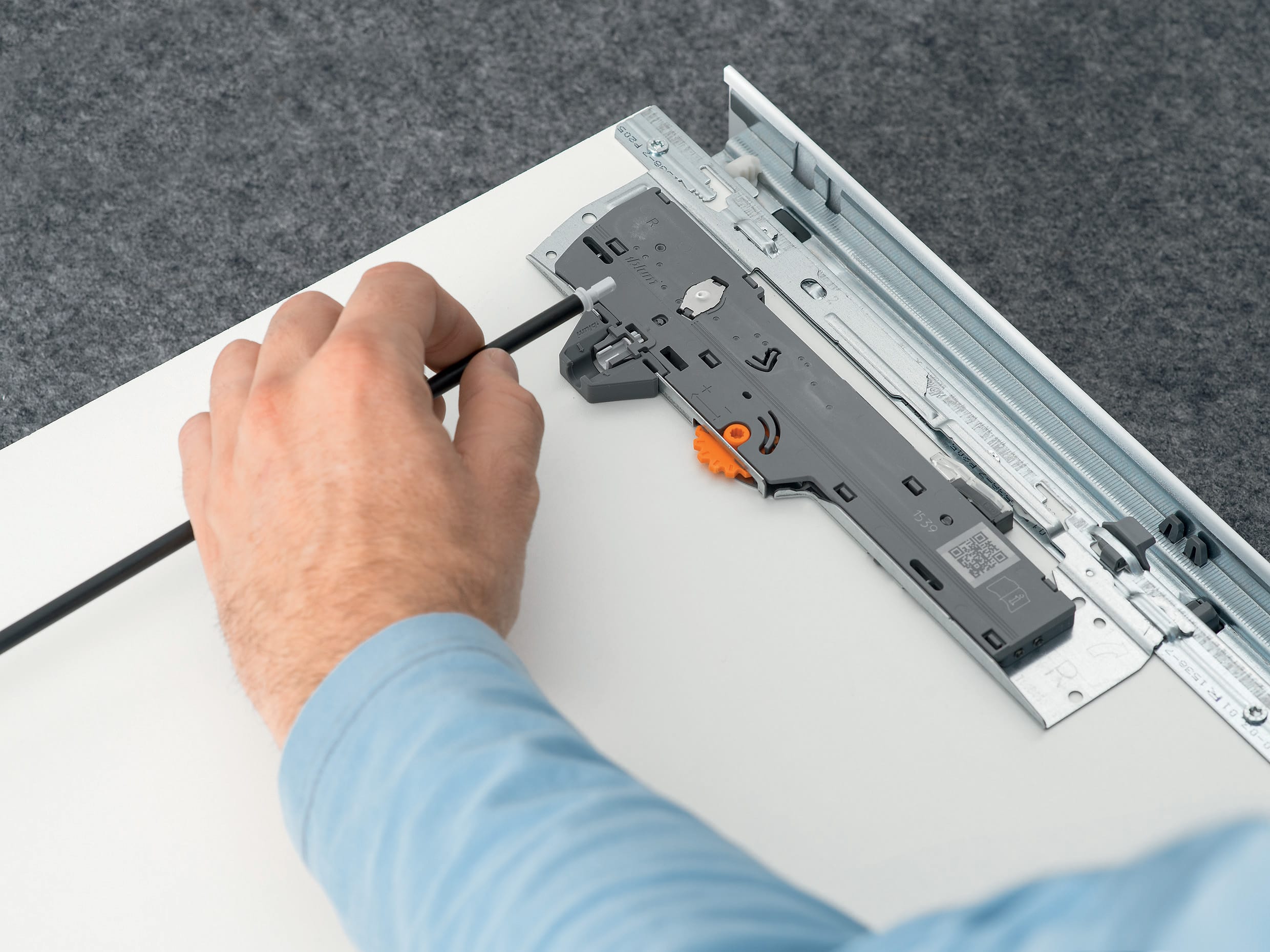 TIP-ON for TANDEMBOX Manufacturing and assembly | Blum