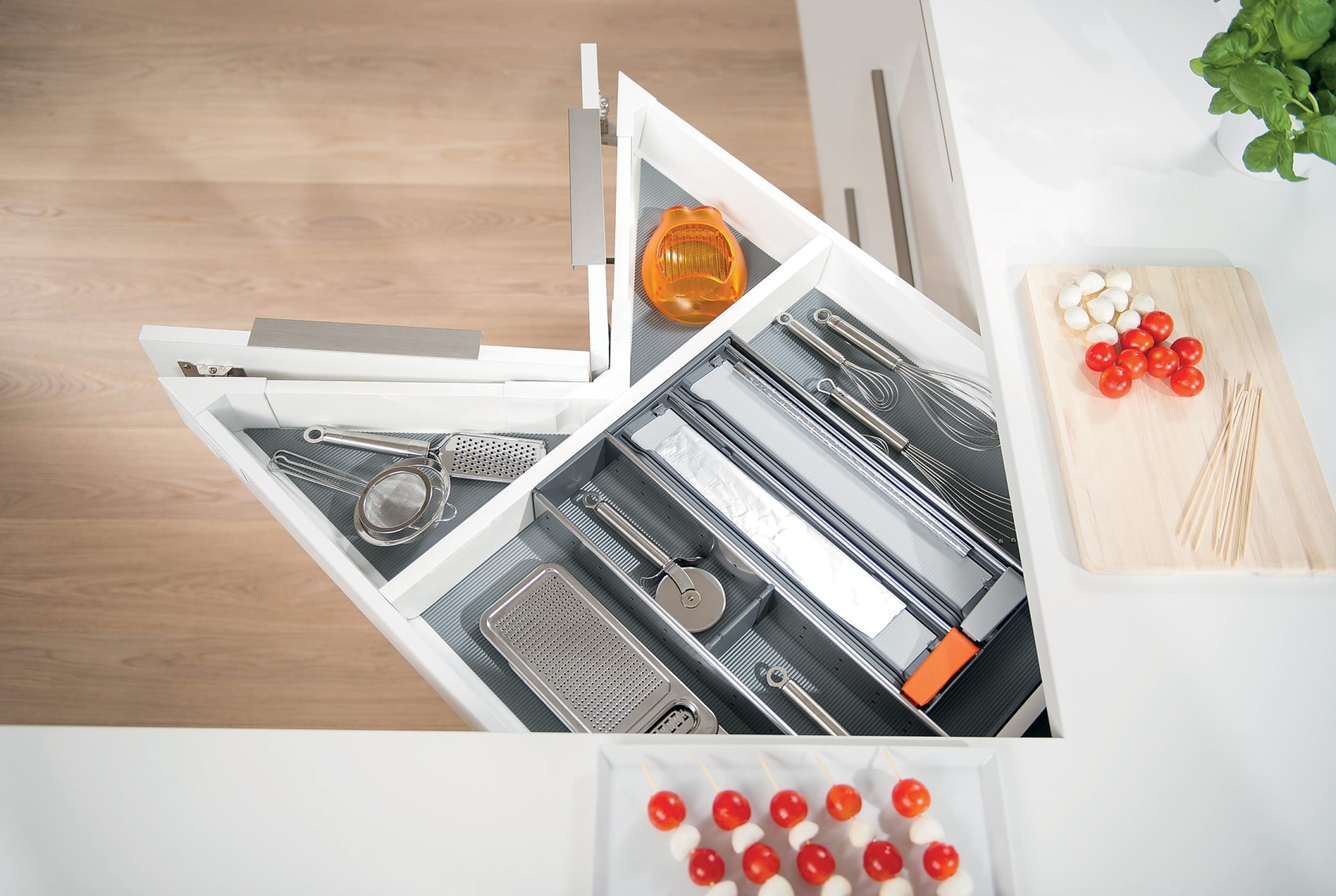SPACE CORNER | Blum