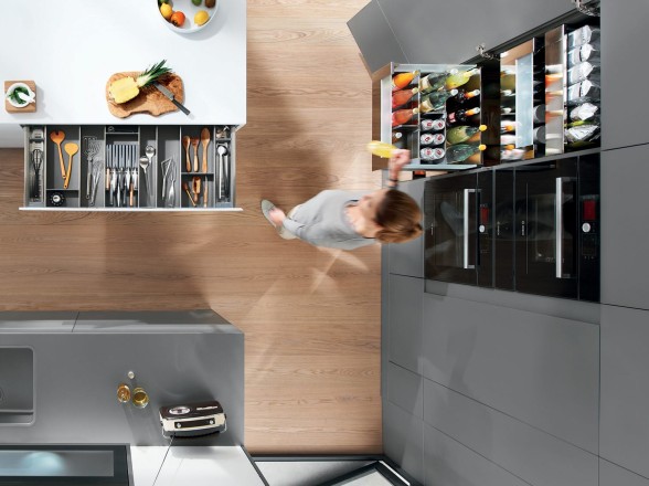SPACE STEP | Blum