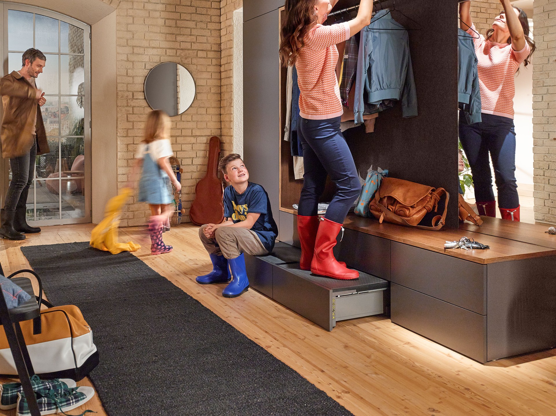 The SPACE STEP plinth solution | Blum