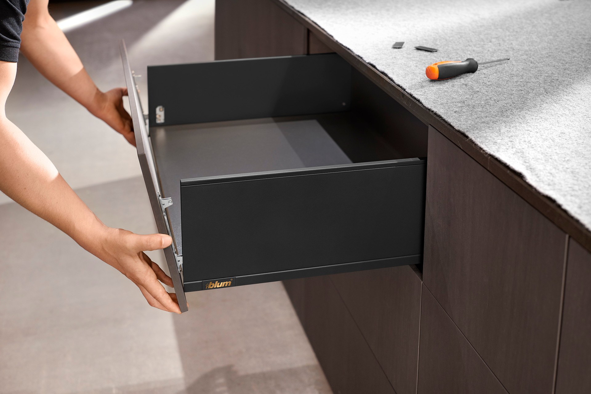 LEGRABOX – монтаж и регулировка | Blum