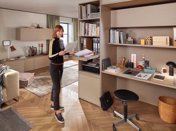 Blum offers practical pull-out shelf lock for MOVENTO and TANDEM | Blum