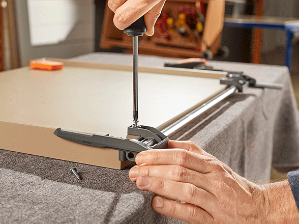 Pull-out shelf lock | Blum
