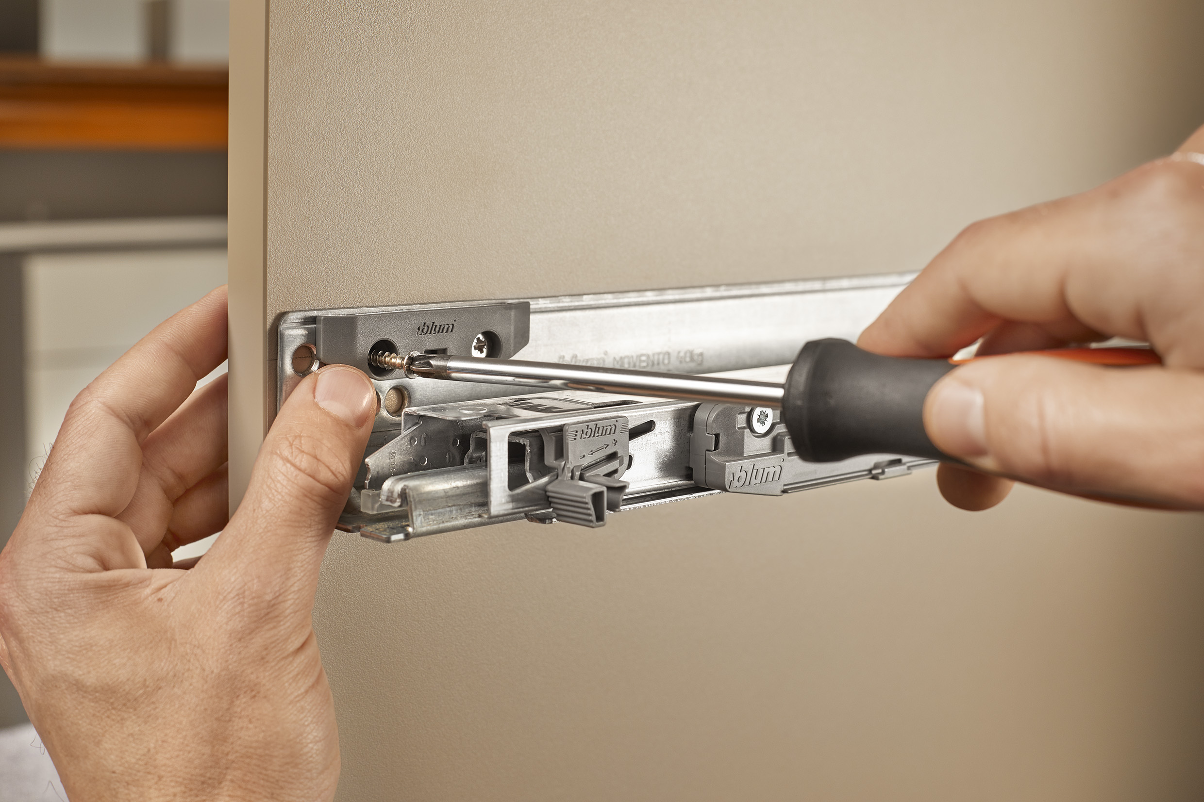 Pull-out shelf lock | Blum