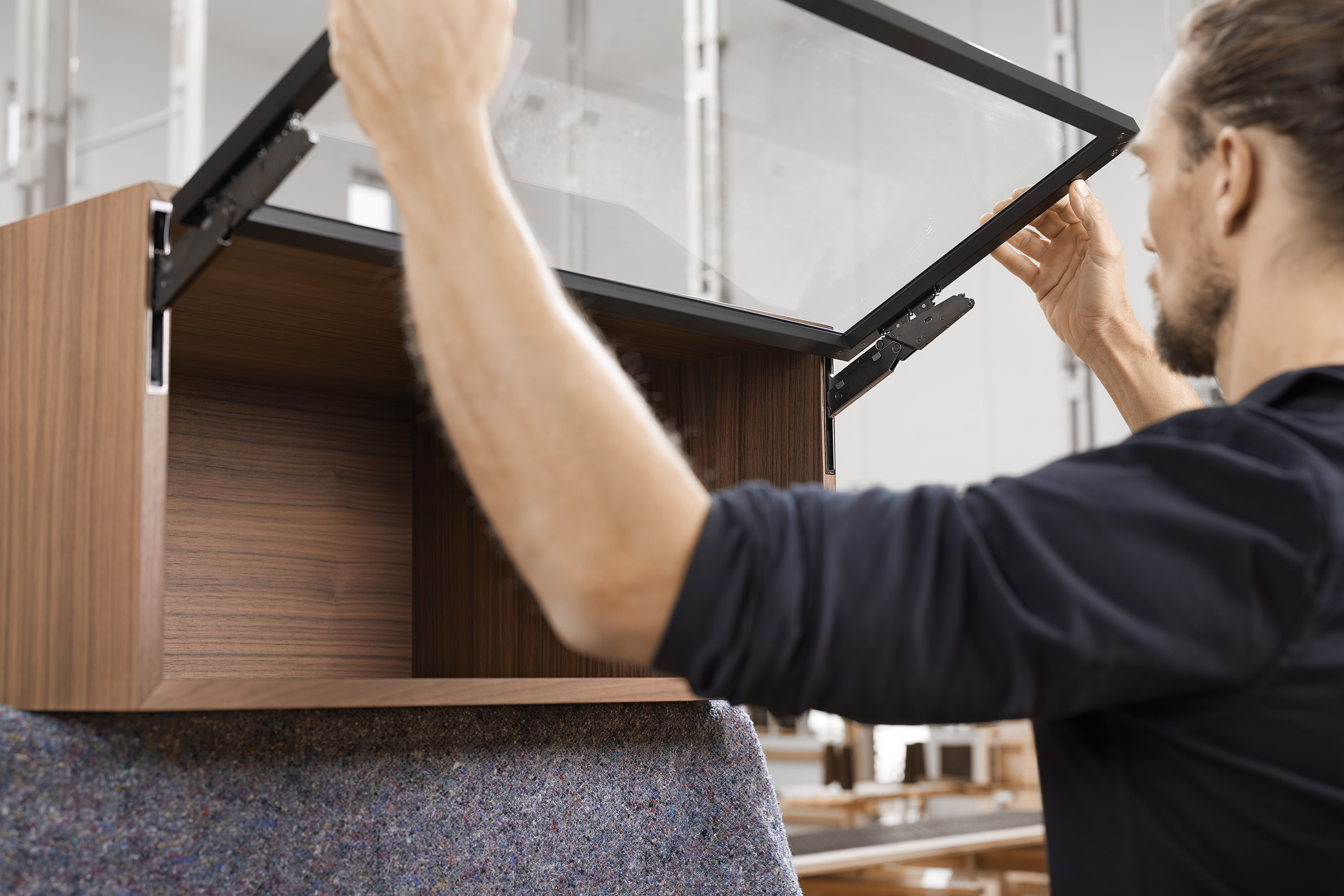 AVENTOS HKi assembly & installation | Blum