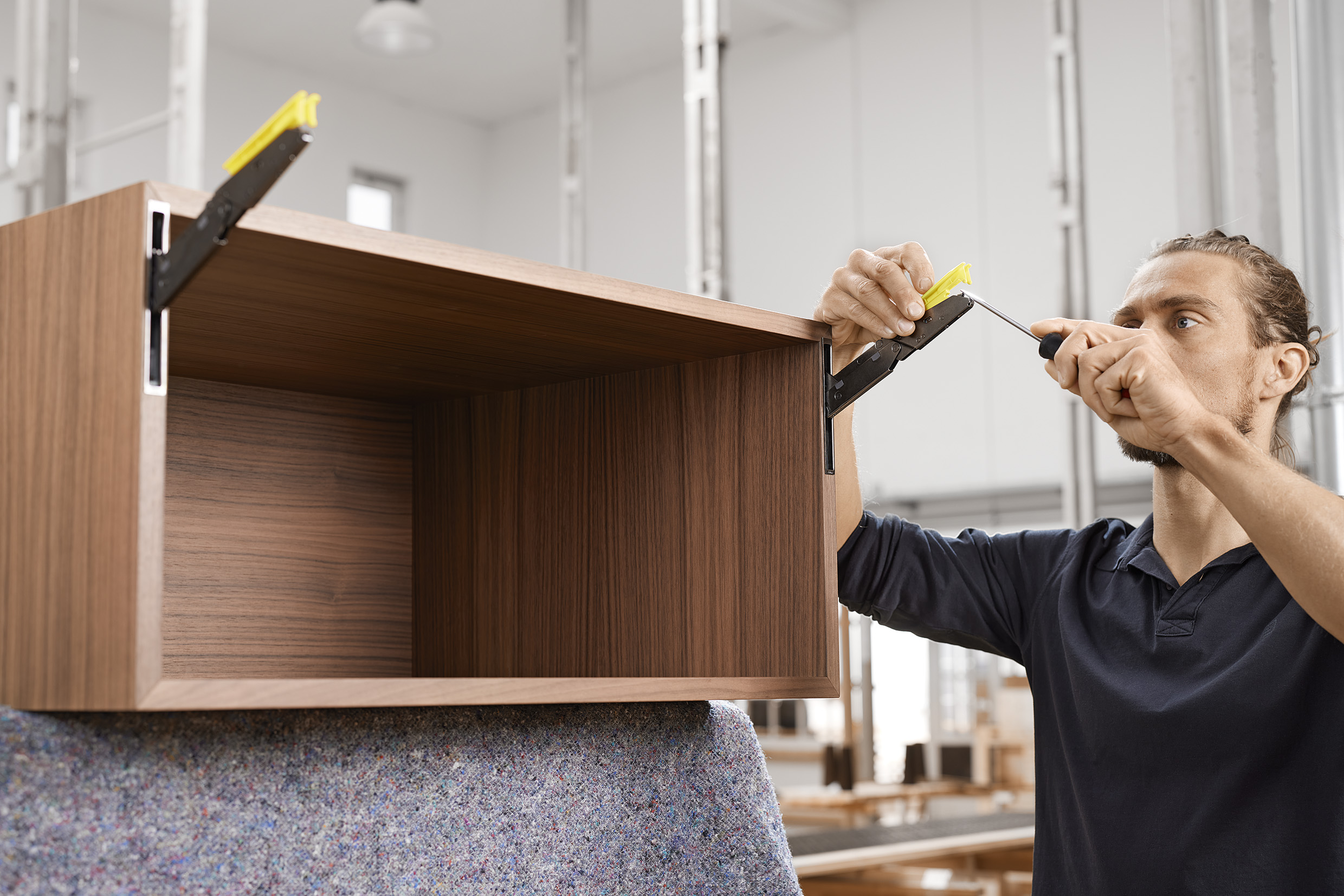 AVENTOS HKi assembly & installation | Blum