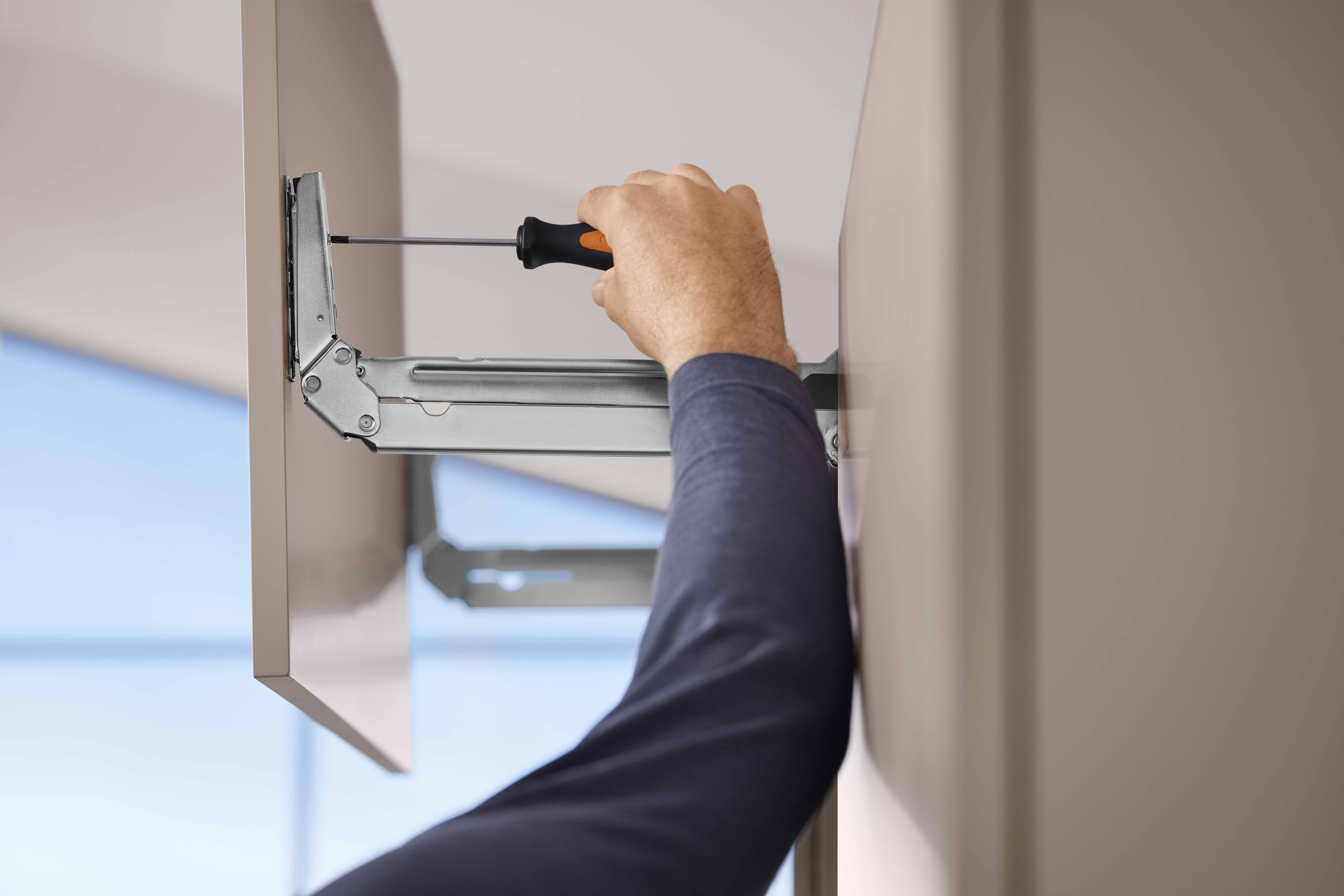 AVENTOS HL top assembly and installation | Blum