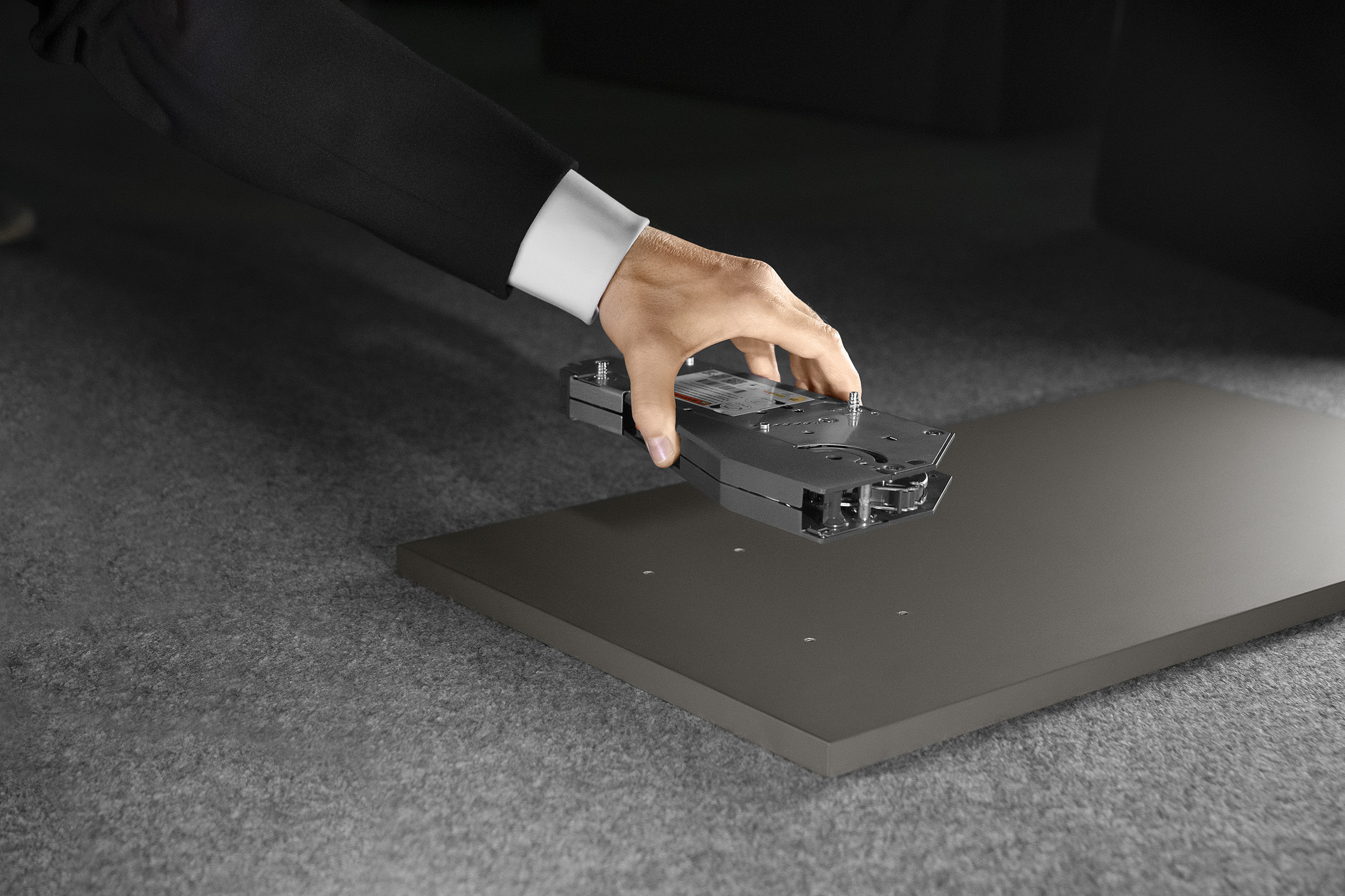 AVENTOS, une mise en scène innovante des ferrures pour porte relevable ...