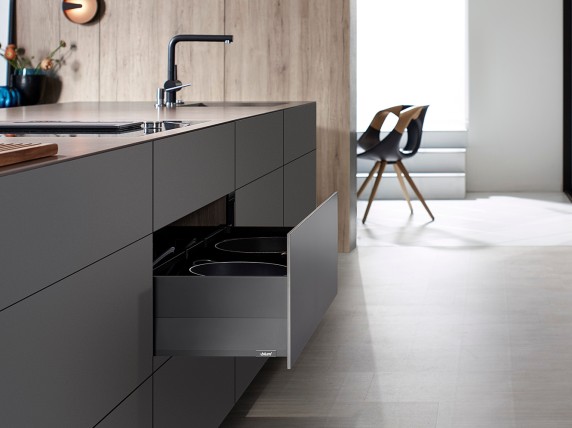 Thin fronts | Blum