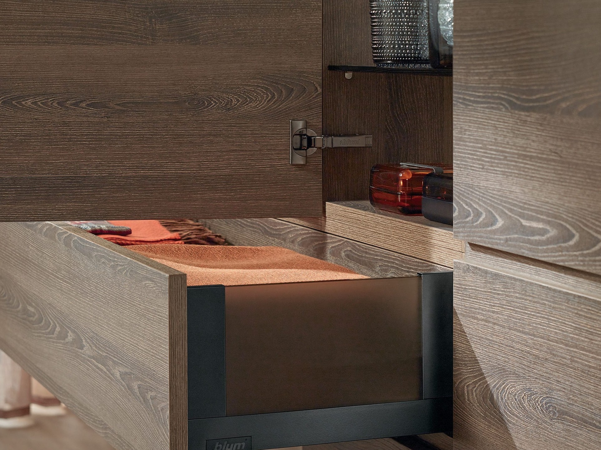 CLIP top BLUMOTION in onyx black | Blum