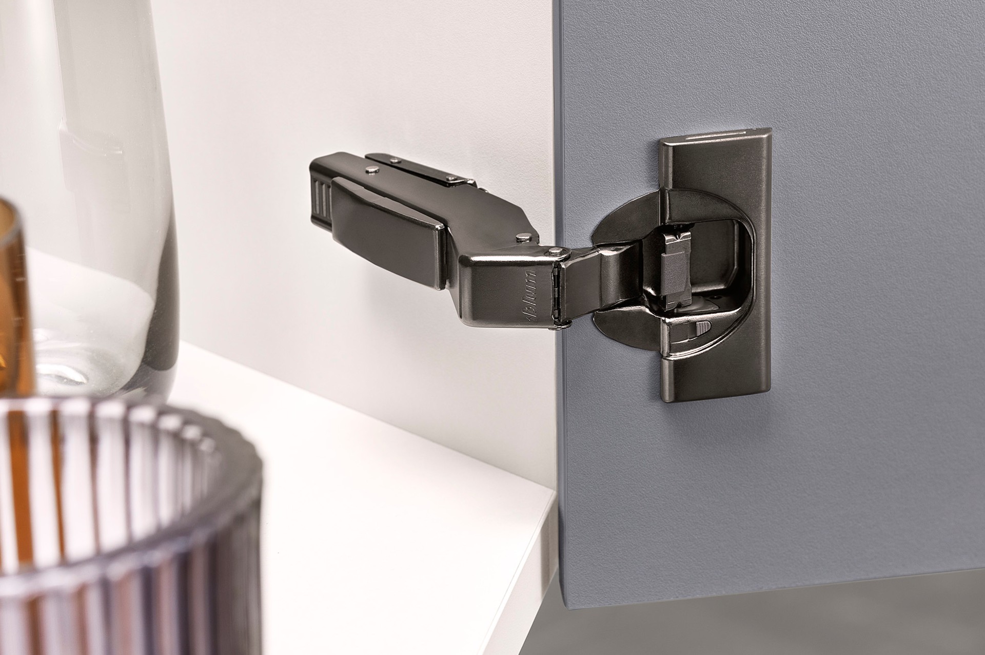Hinges in onyx black | Blum