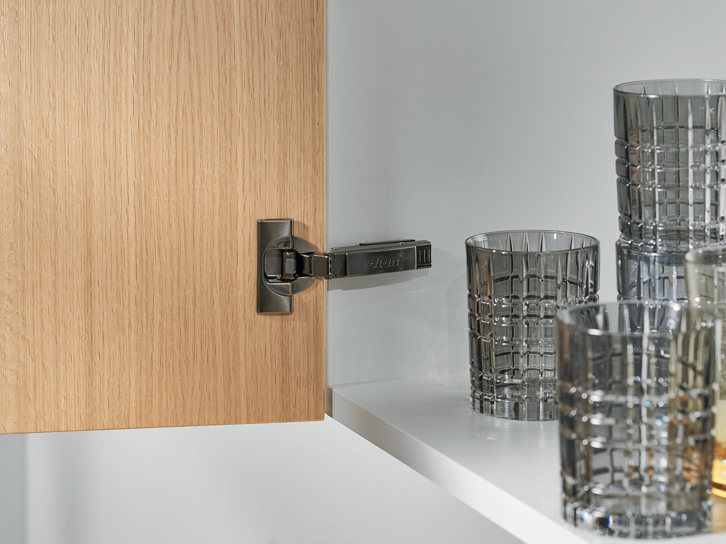 Spojnice u oniks crnoj boji | Blum