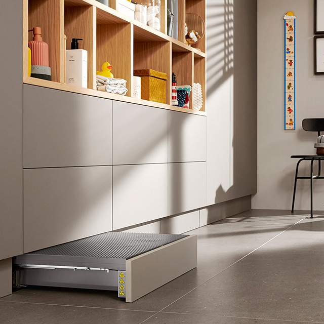 The SPACE STEP plinth solution | Blum
