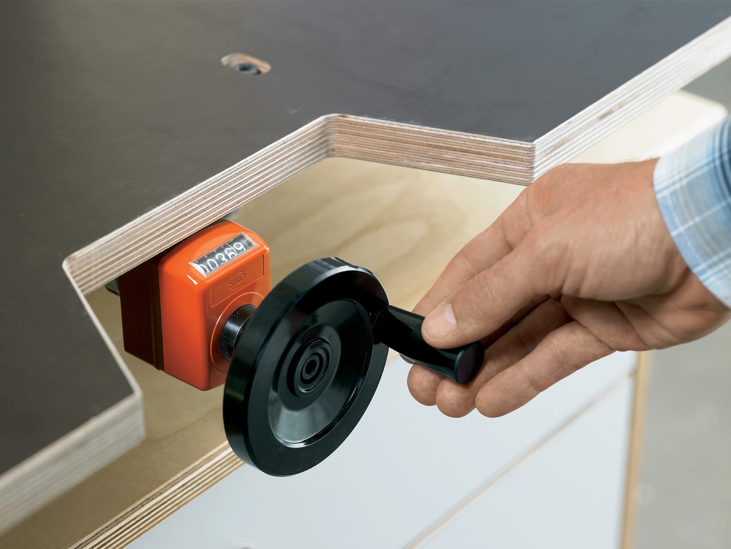 Drilling and insertion machines | Blum