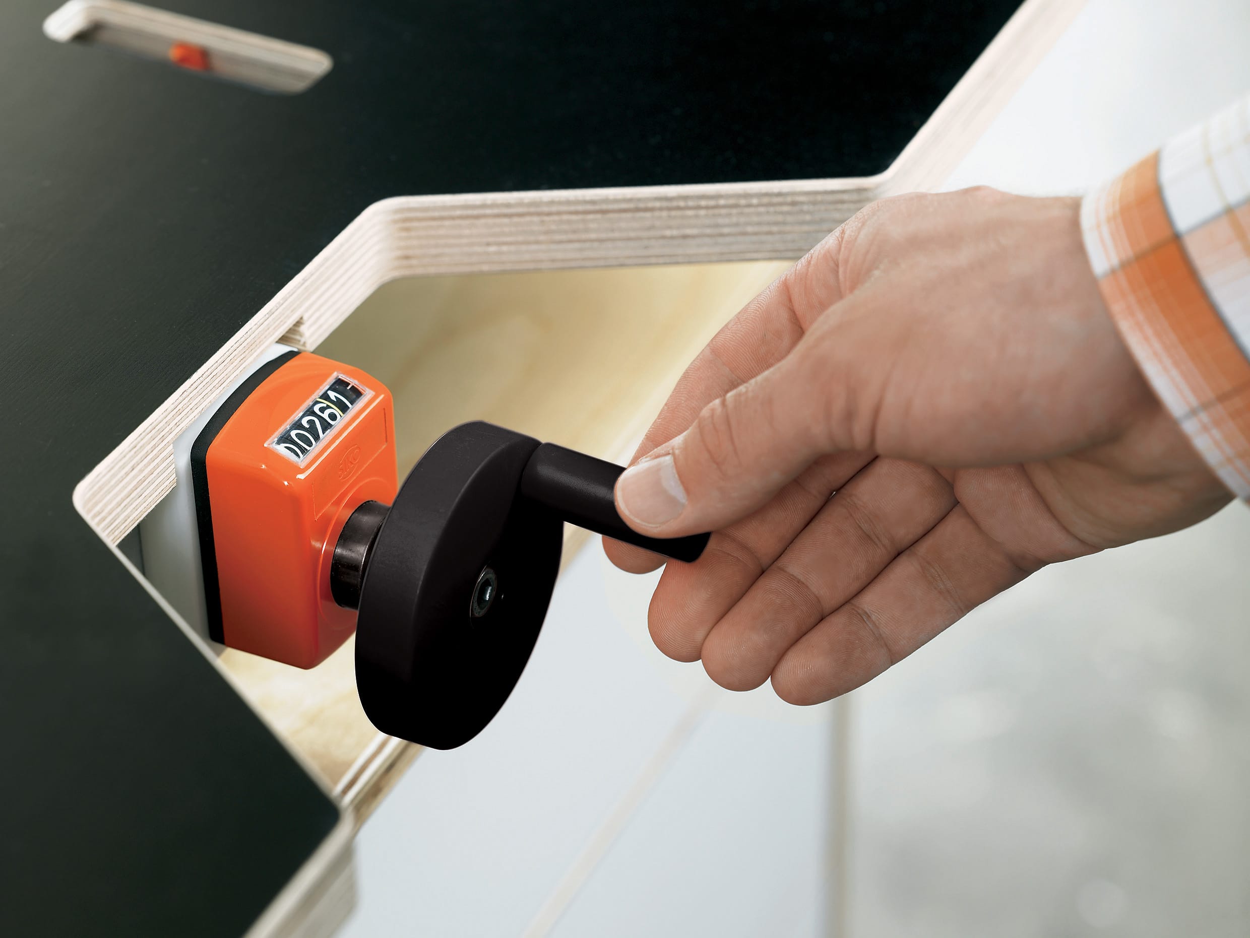 Boring and insertion machines | Blum