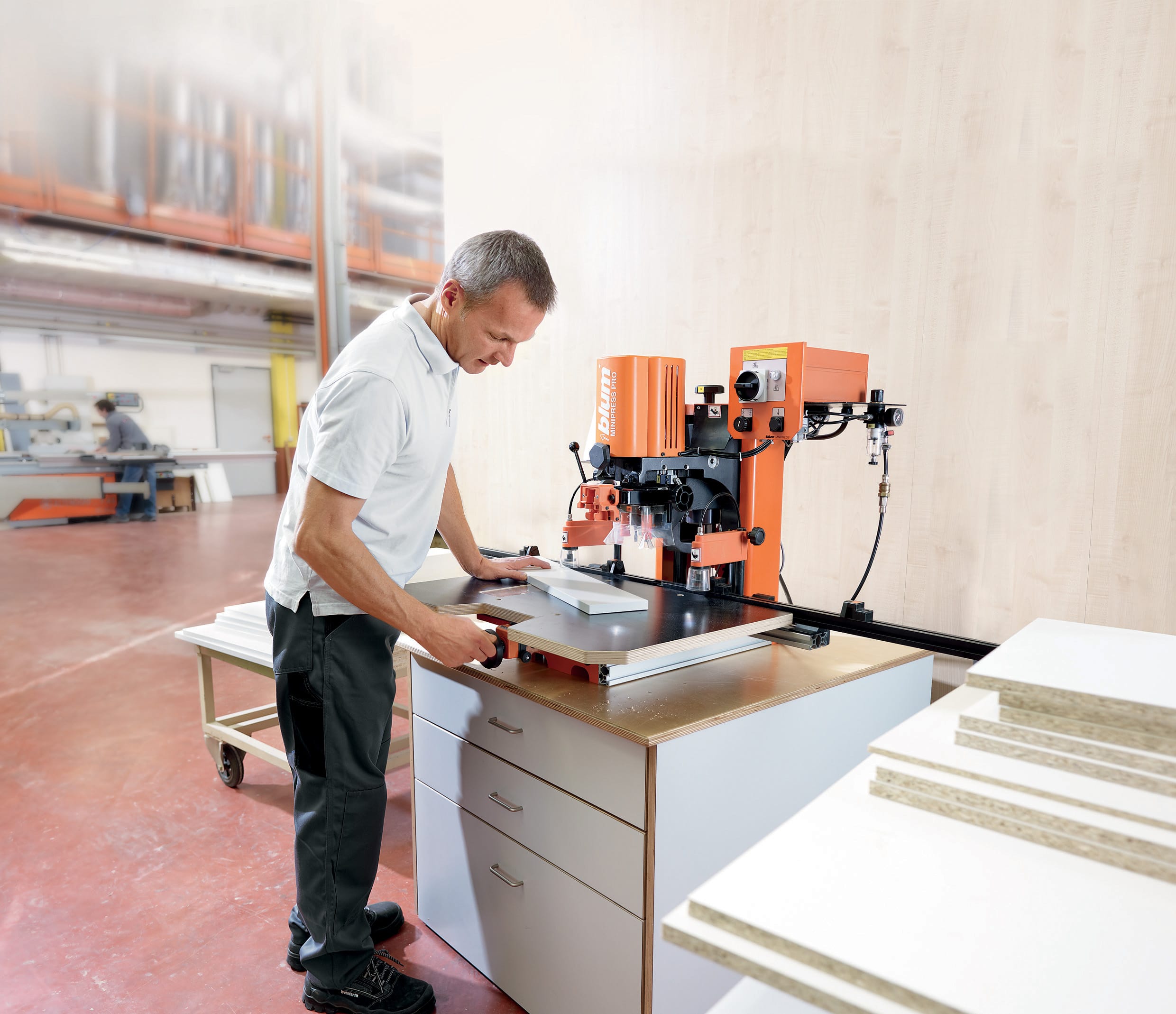 COMPACT CLIP | Blum
