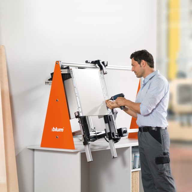 Drilling and insertion machines | Blum