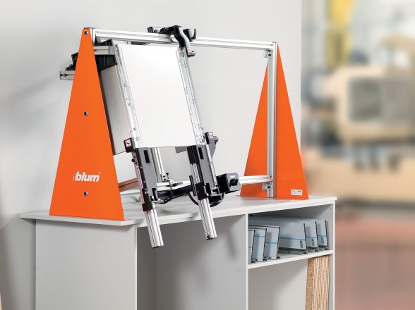 Assembly devices and clamps | Blum