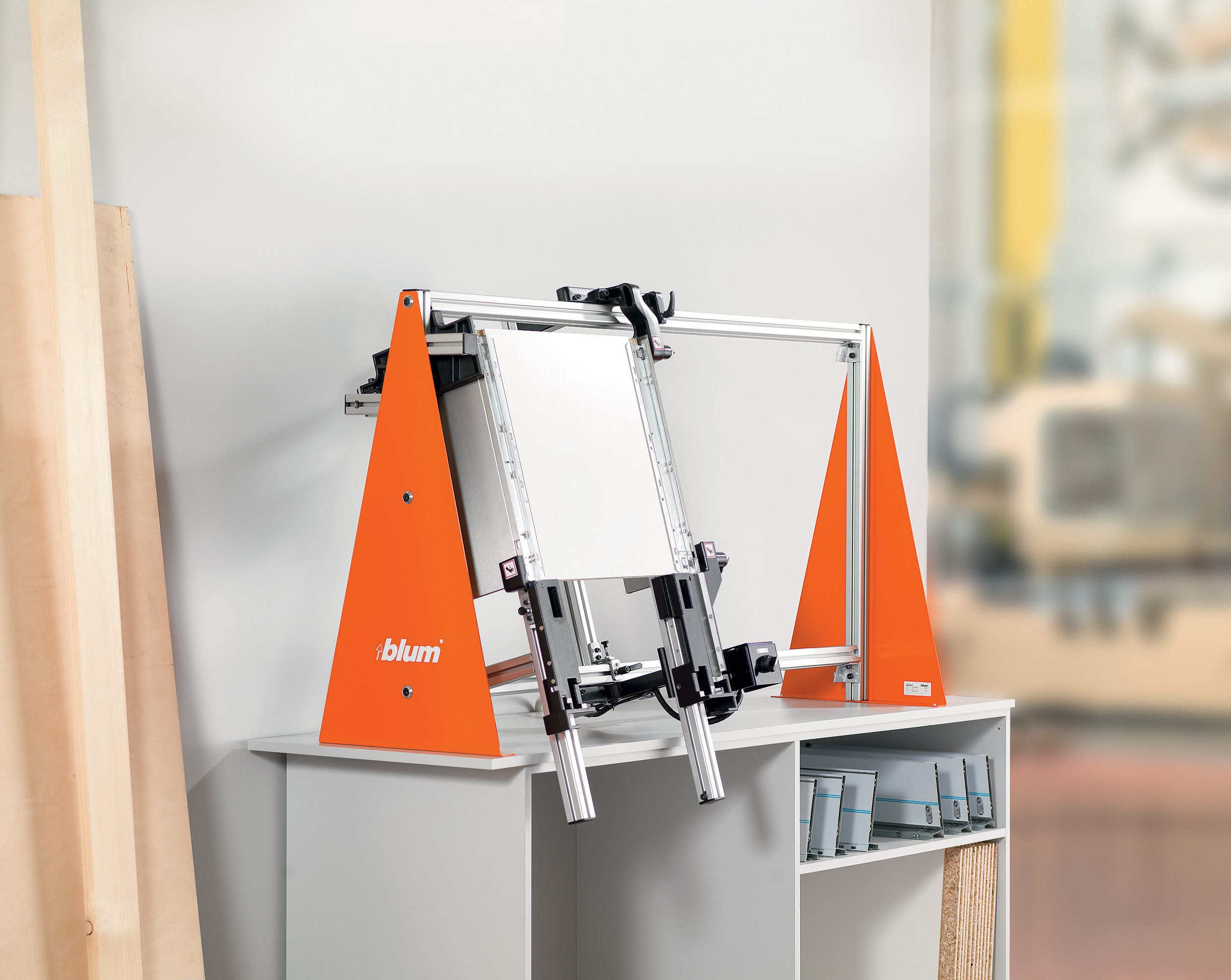 Dispozitive de asamblare | Blum
