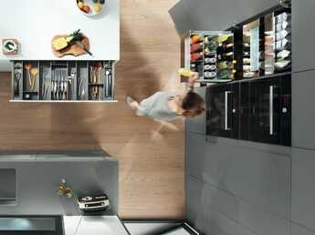 SPACE STEP | Blum