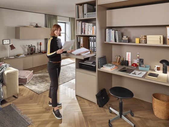 Blum offers practical pull-out shelf lock for MOVENTO and TANDEM | Blum