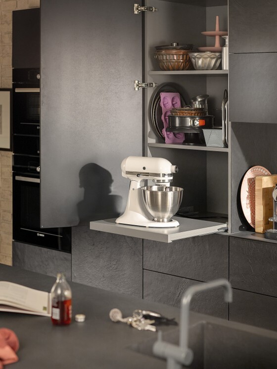 Pull-out shelf lock | Blum