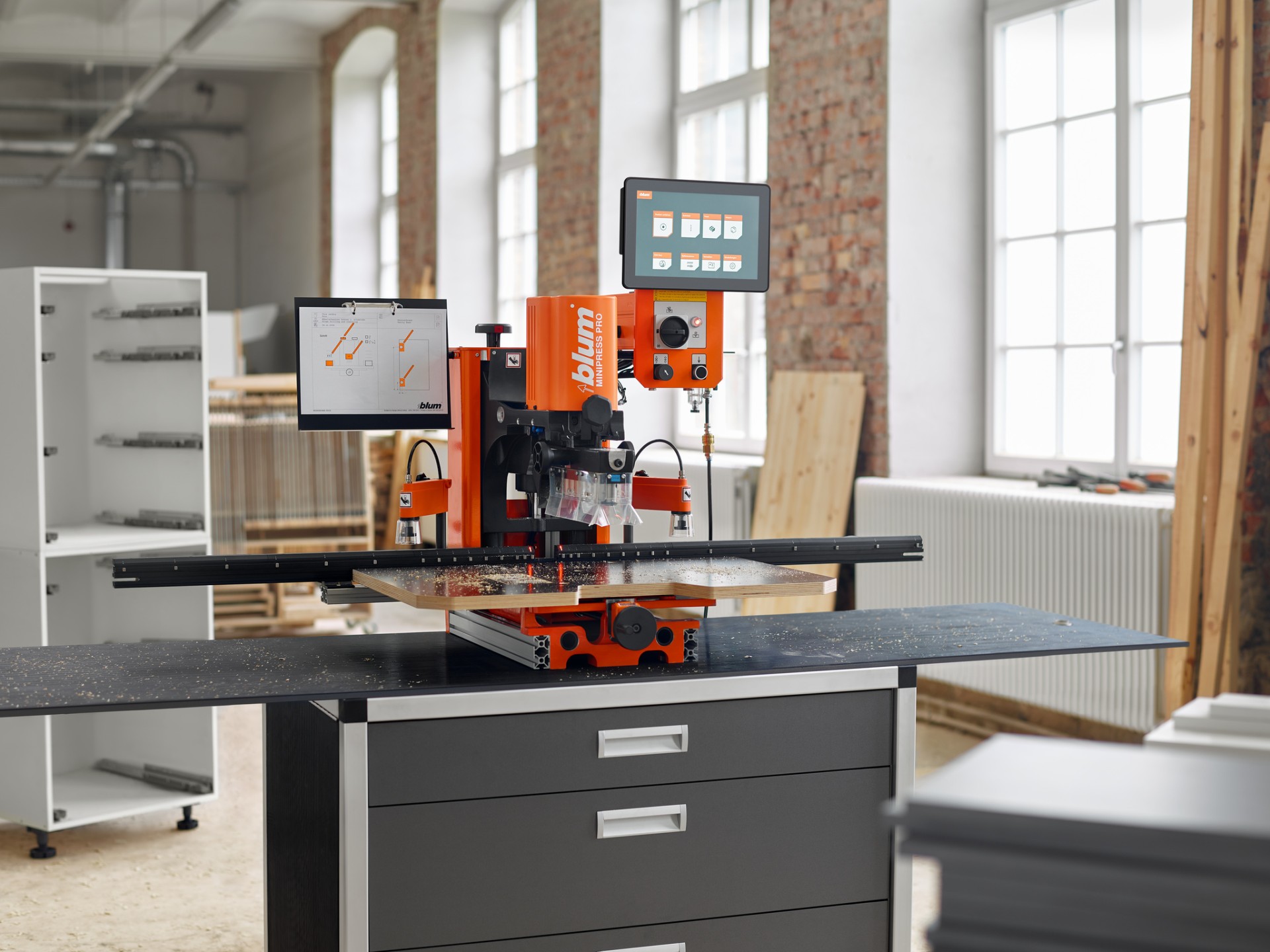 Drilling and insertion machines | Blum
