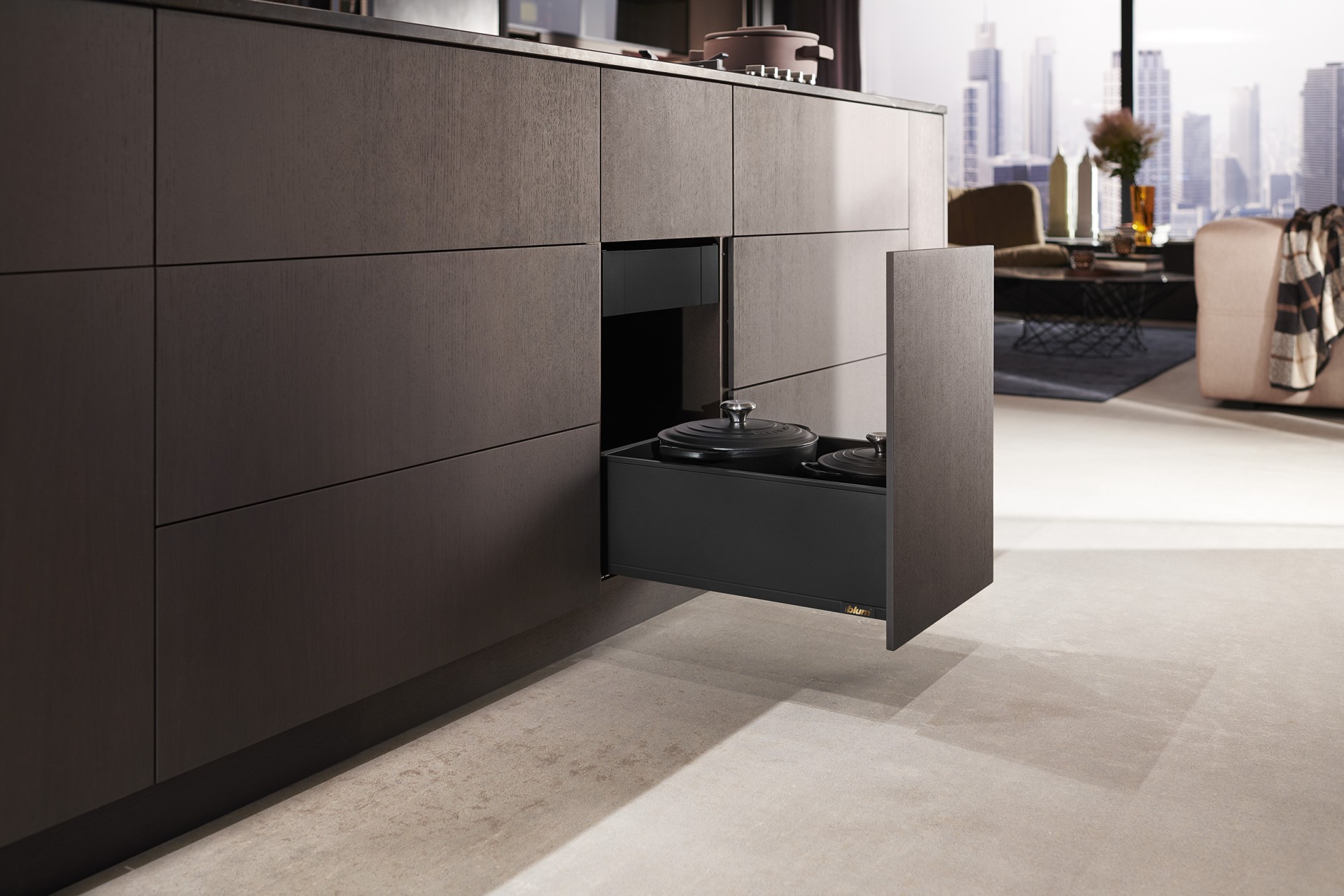 Discover new carbon black LEGRABOX | Blum