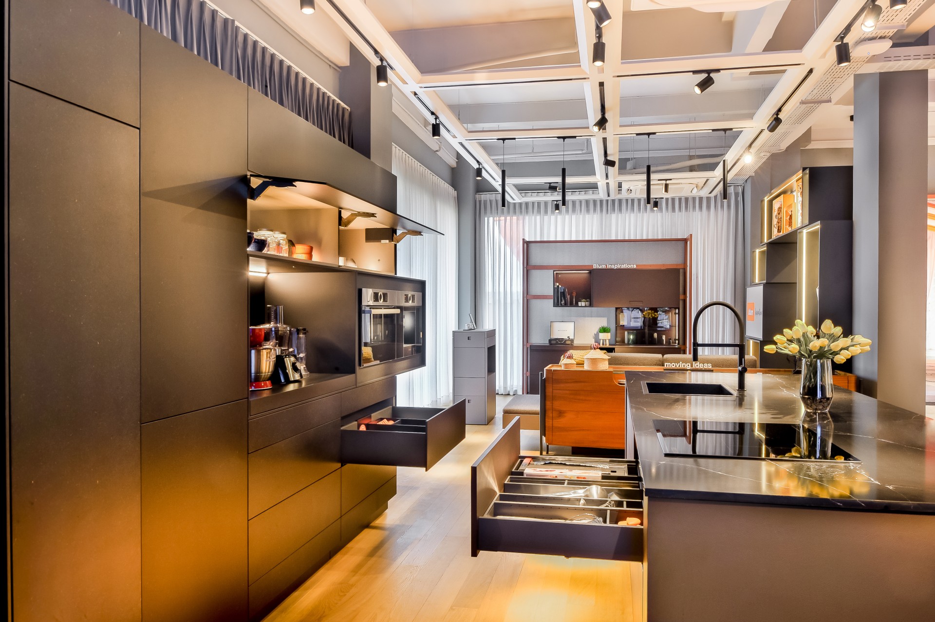 Welcome to the Blum showroom – your Sumber Inspirasi | Blum