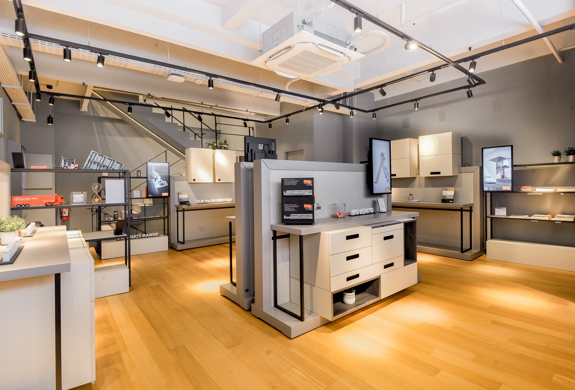 Welcome to the Blum showroom – your Sumber Inspirasi | Blum