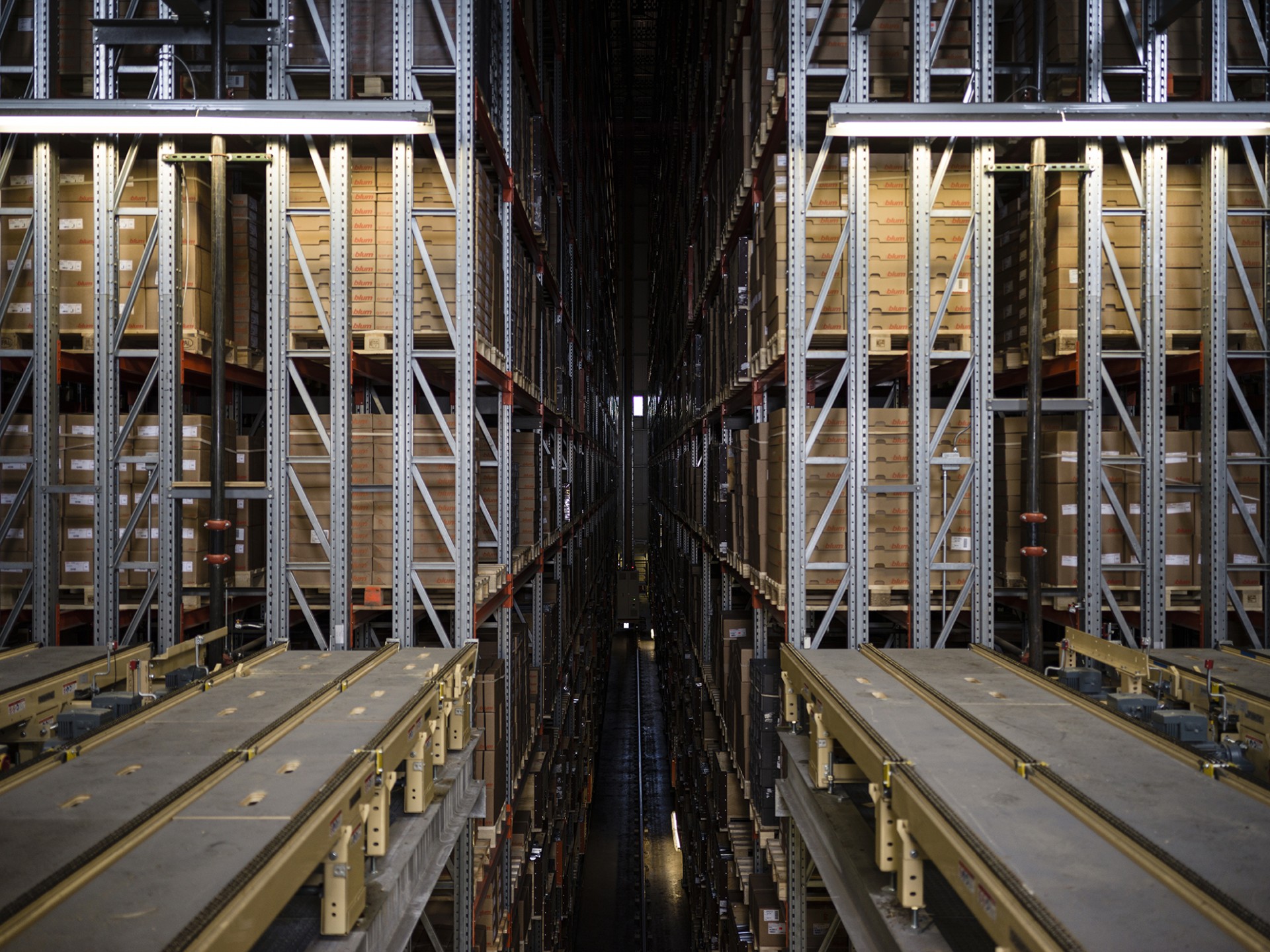 Blum Customer Service & Logistics | Blum