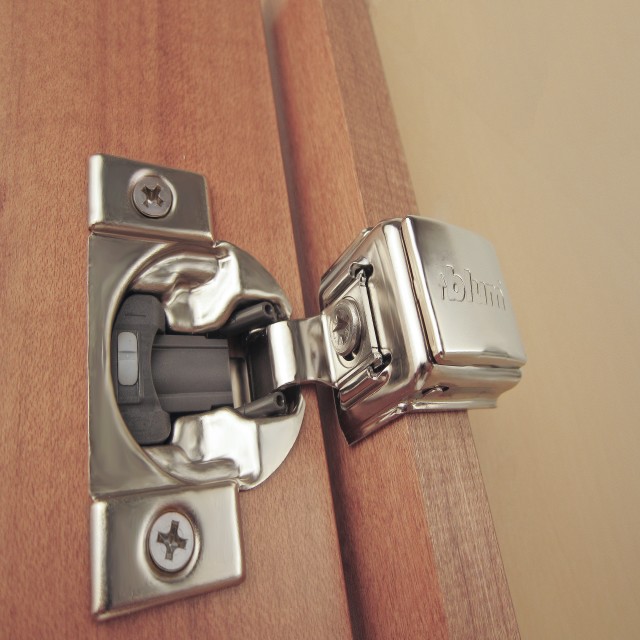 COMPACT | Blum