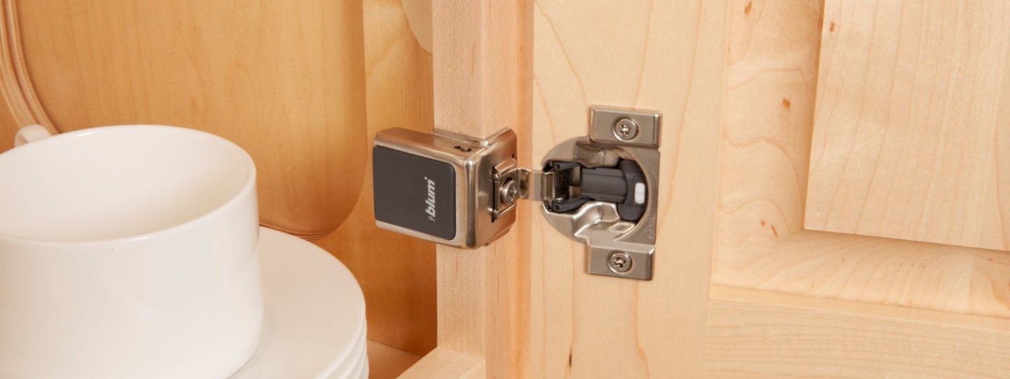 COMPACT CLIP | Blum
